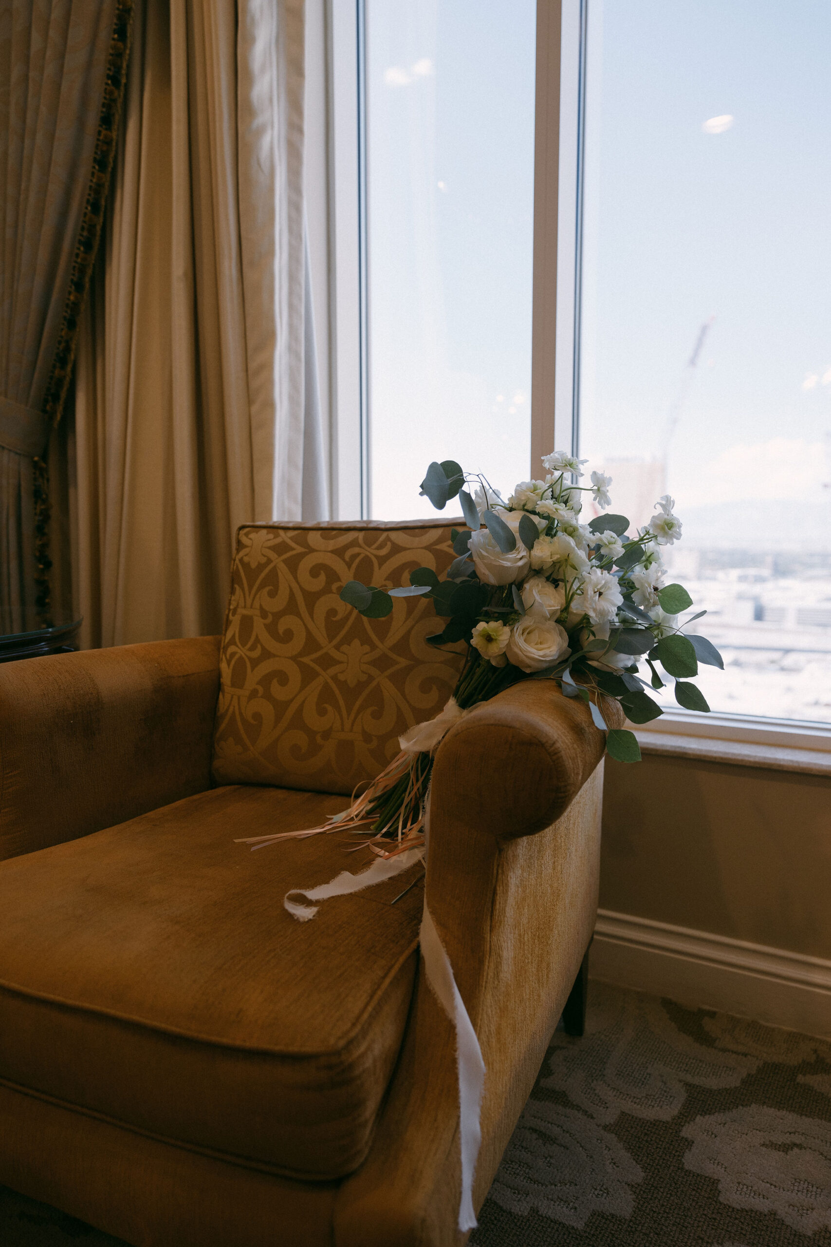 Fun & Intimate Las Vegas Elopement - Lexi + Andrew - briannajulianphoto.com