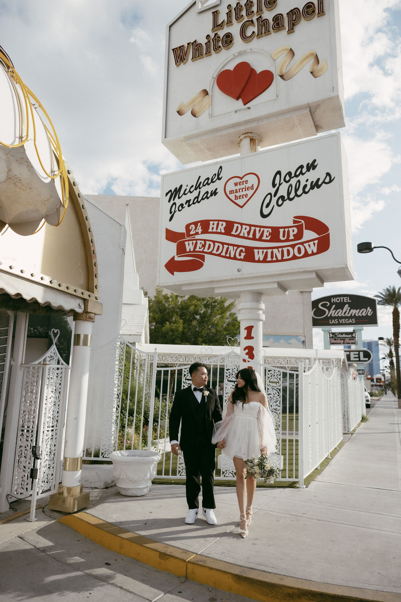 How to Get Married at The Little White Wedding Chapel : 2024 Guide ...